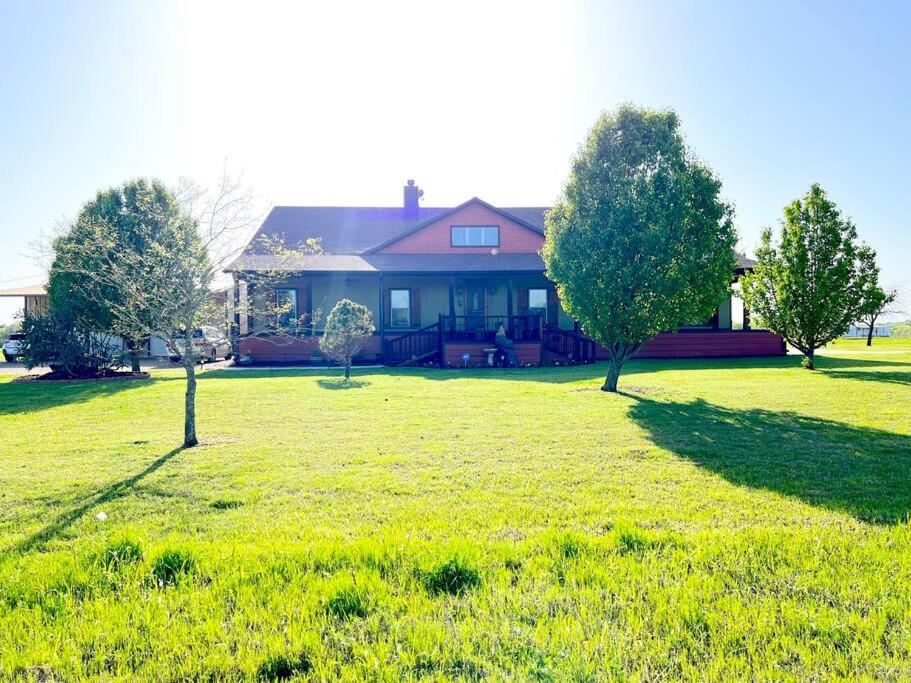 Luxurious farm house! 5-bed, 4 bath, pool and spa., Bonham (updated ...