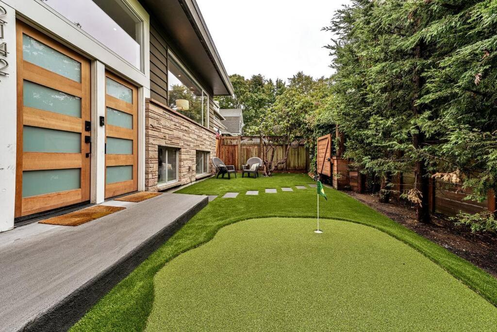 2-Bed Oasis In The City with Mini Golf, Seattle (aktualisierte Preise ...