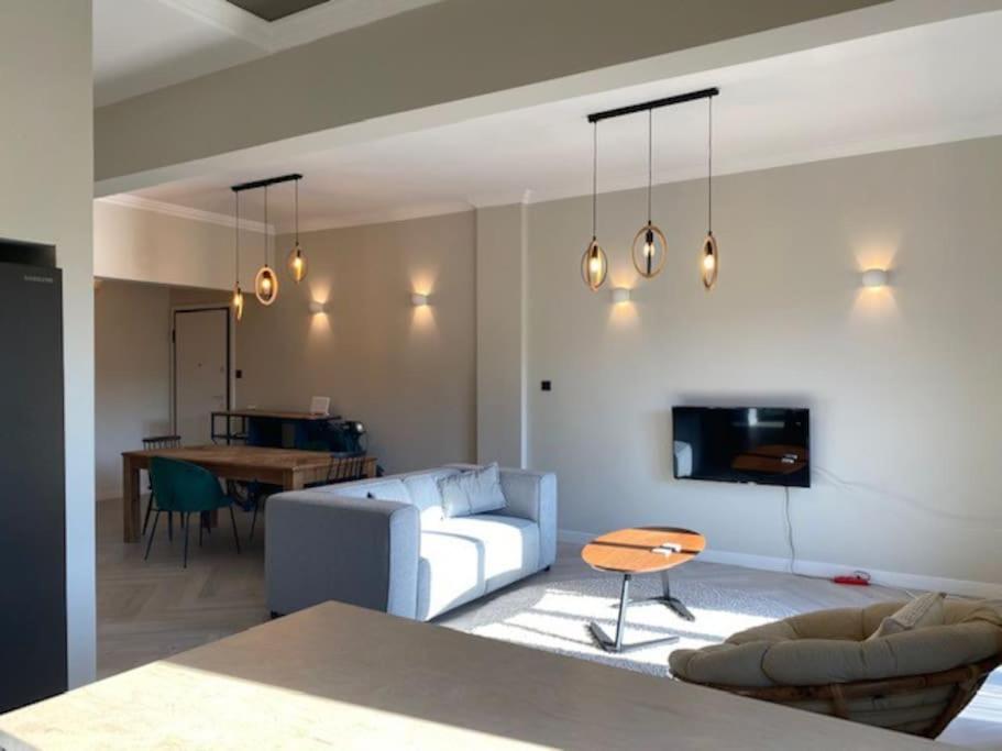 Lovely 2 bedroom apartment near the Acropolis, Athens (updated prices 2025)