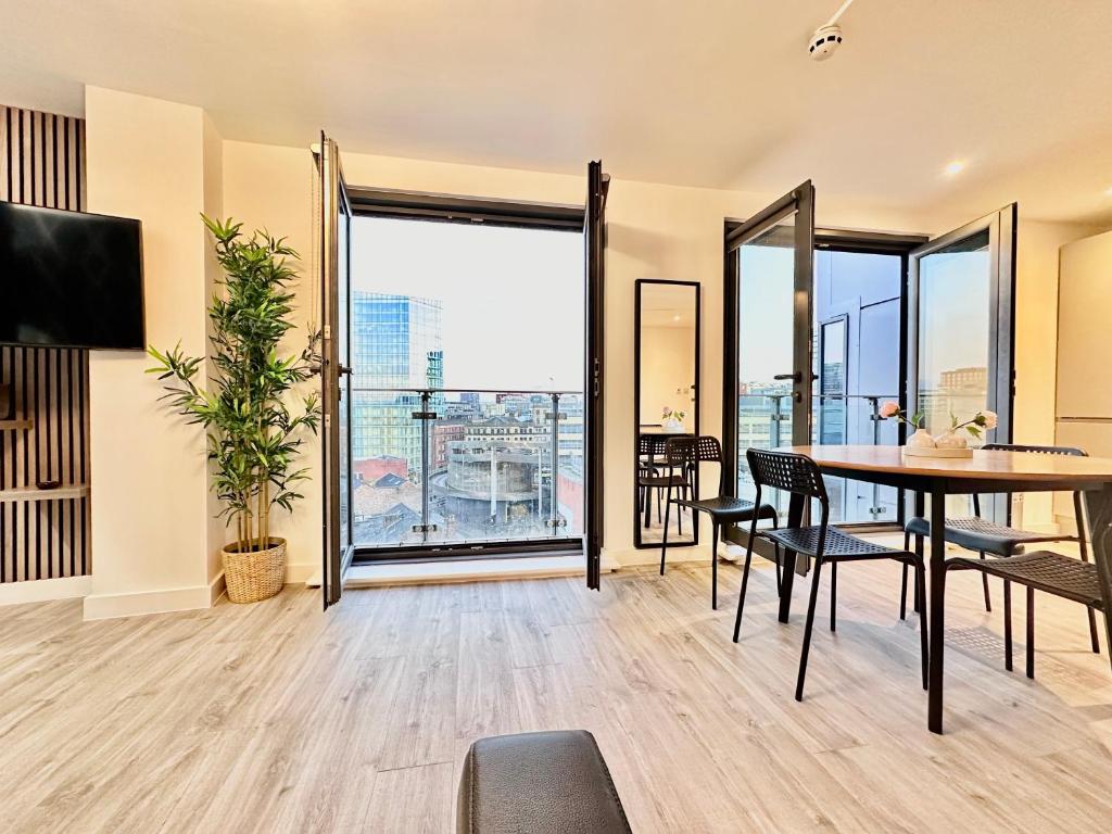 City centre, Top floor apartment, Two balconies, Manchester (updated ...