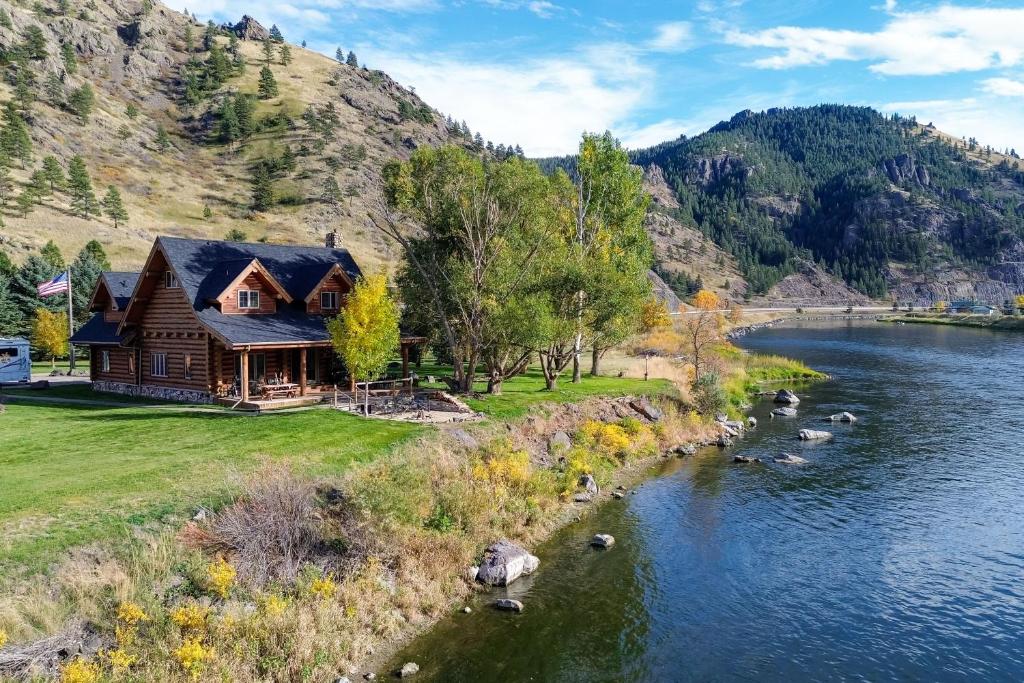 River Front Ranch Montana Retreat Fishing Haven, Cascade (precios ...