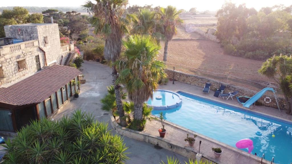 Ta' Karag Farmhouse, Għaxaq (updated prices 2025)