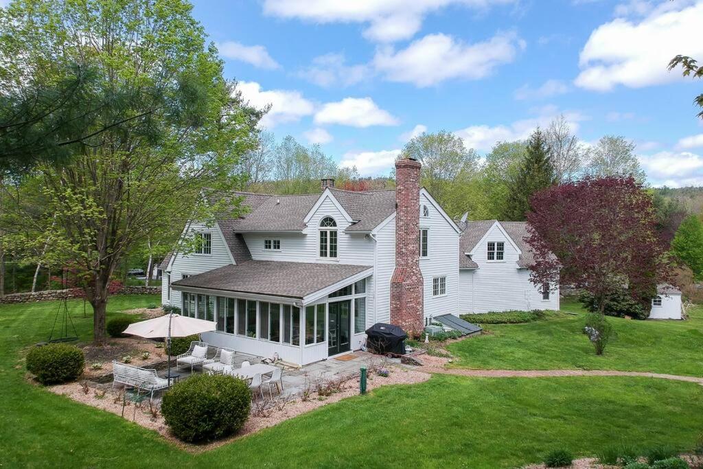 Mohawk Manor ~ 5 min to Skiing at Mohawk Mtn, Cornwall (precios ...