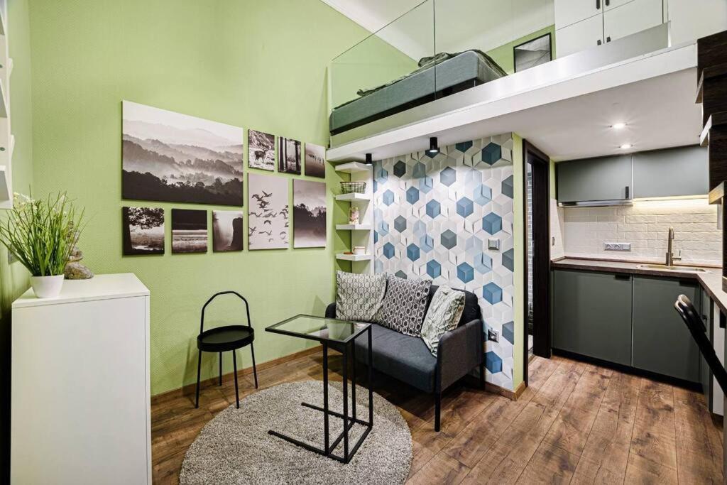 Colton Chill Studio T42, Budapest (updated prices 2025)