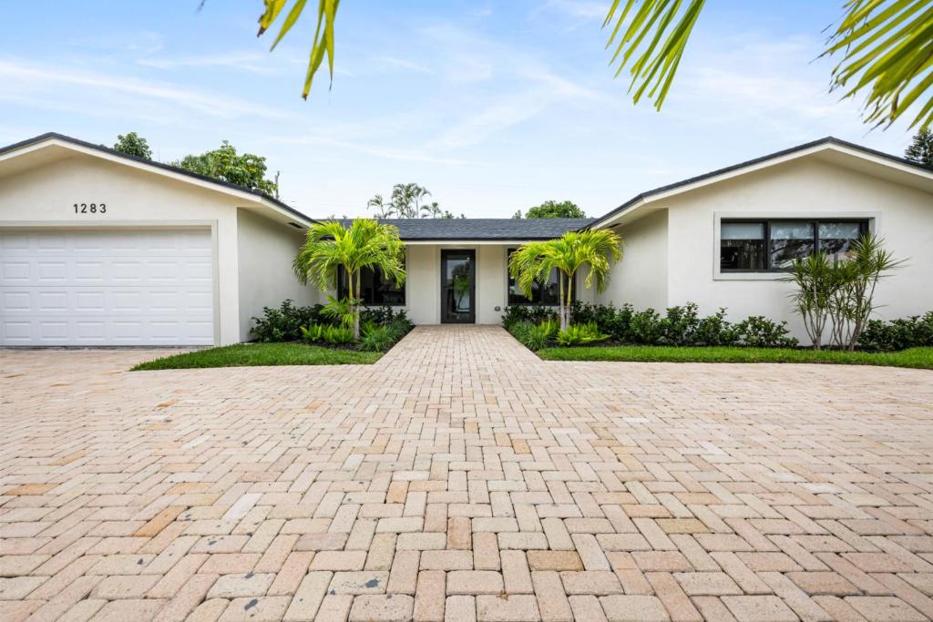 Sunset Beach Cottage, West Palm Beach (updated prices 2025)