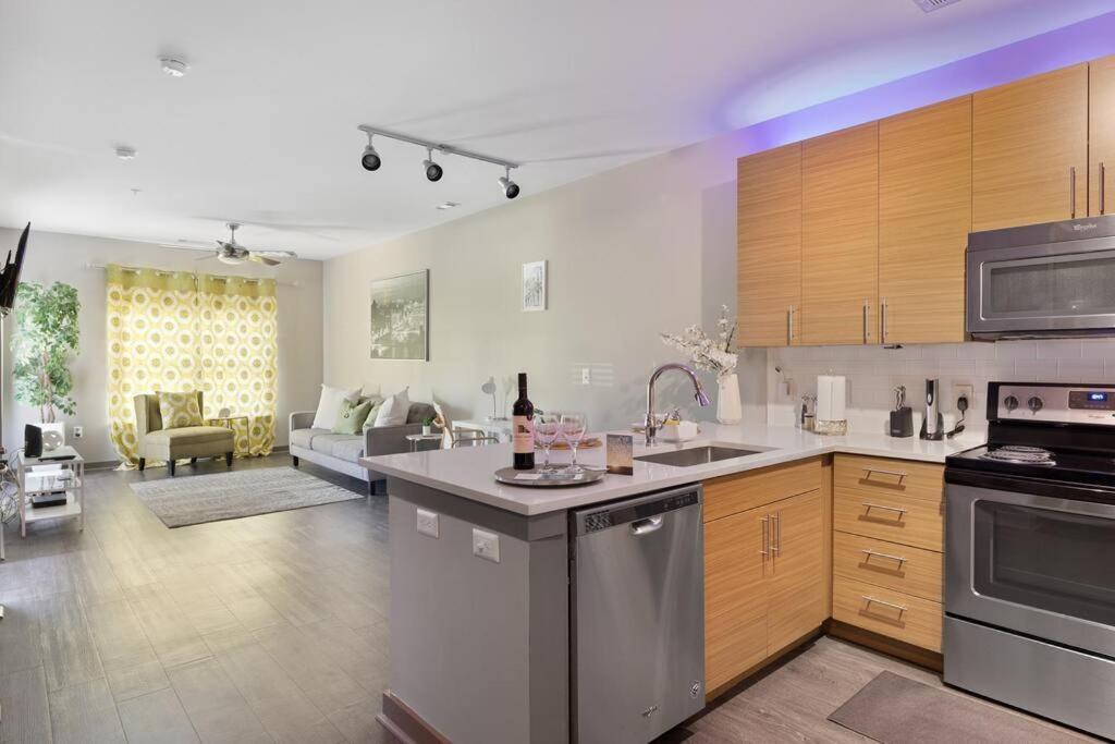 Uptown, Pool, Wine, Restaurants, BofA Stadium_307, Charlotte (updated ...