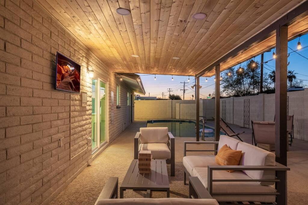 Cozy-Perfect location-Private Pool-Heat Optional- SPRING Training-GCU ...