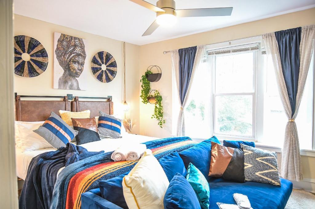 Chic 4BR Dwelling with Backyard in Philadelphia, Philadelphia (updated ...