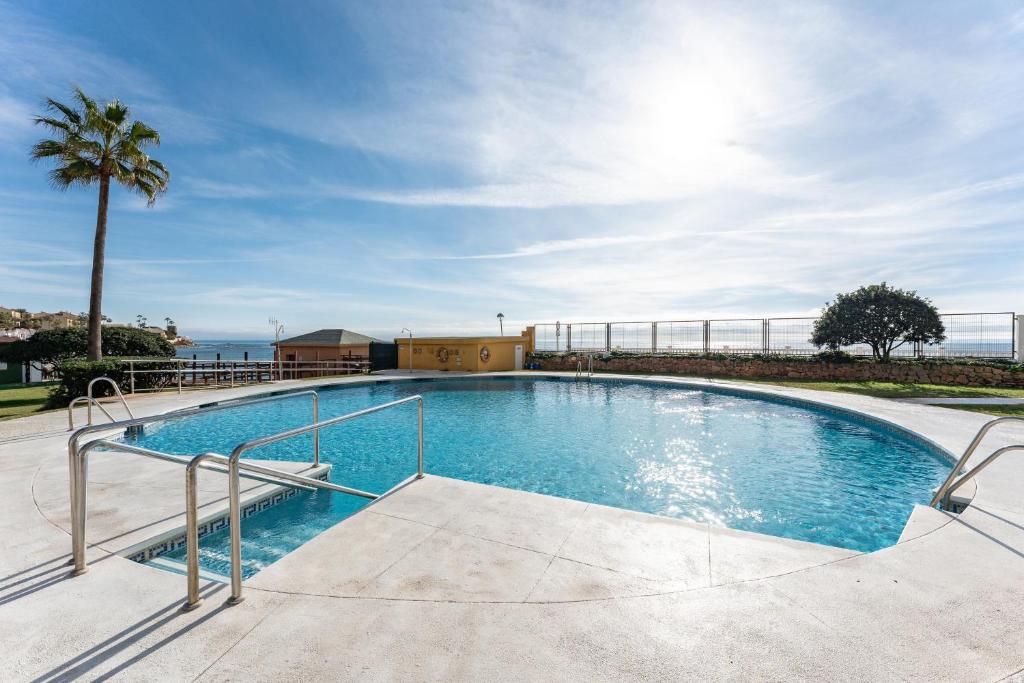 Alhamar beach, Sitio de Calahonda (updated prices 2025)