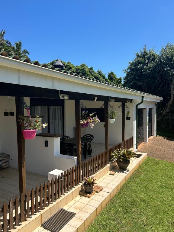 Palm Cottage, Trafalgar (updated prices 2026)