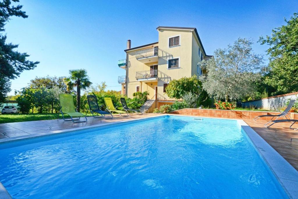 Family-friendly apartments with swimming pool Valica, Umag - 21926 ...