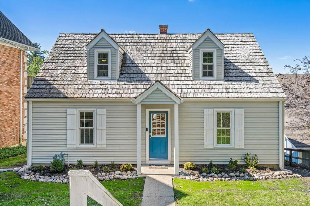 The Lakeshore Cozy Cottage!, Wonder Lake (updated prices 2026)