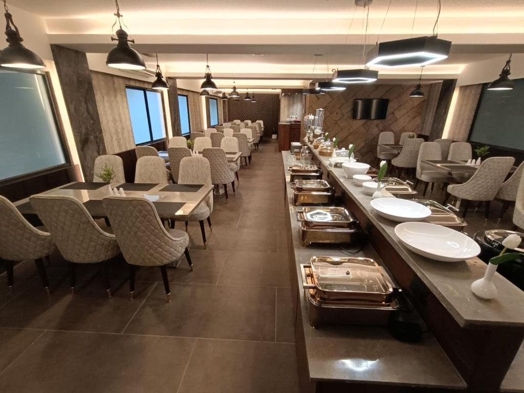 Hotel Monsoon Palace Guwahati, Guwahati (updated prices 2024)