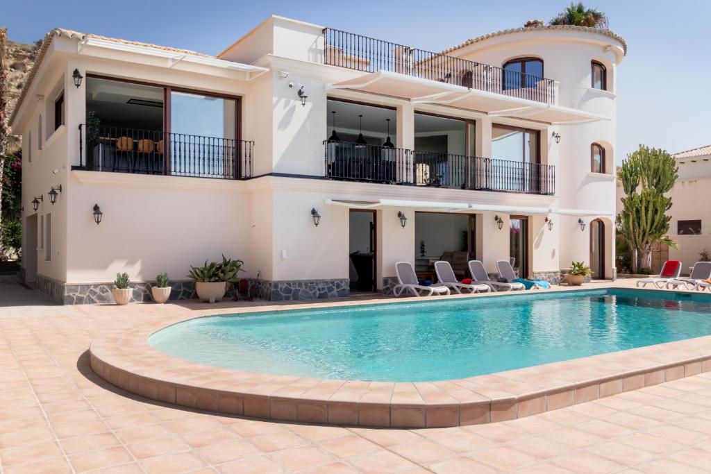Villa Thorodin breathtaking 14P villa 1st line sea, El Campello ...