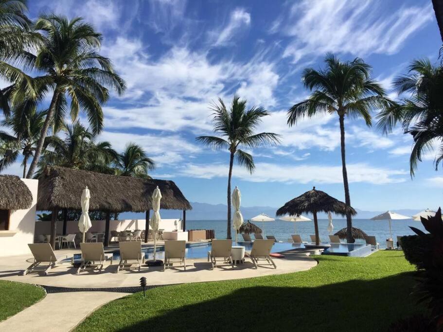 Beach Front condo less than 10 steps to the beach., Bucerías (updated ...