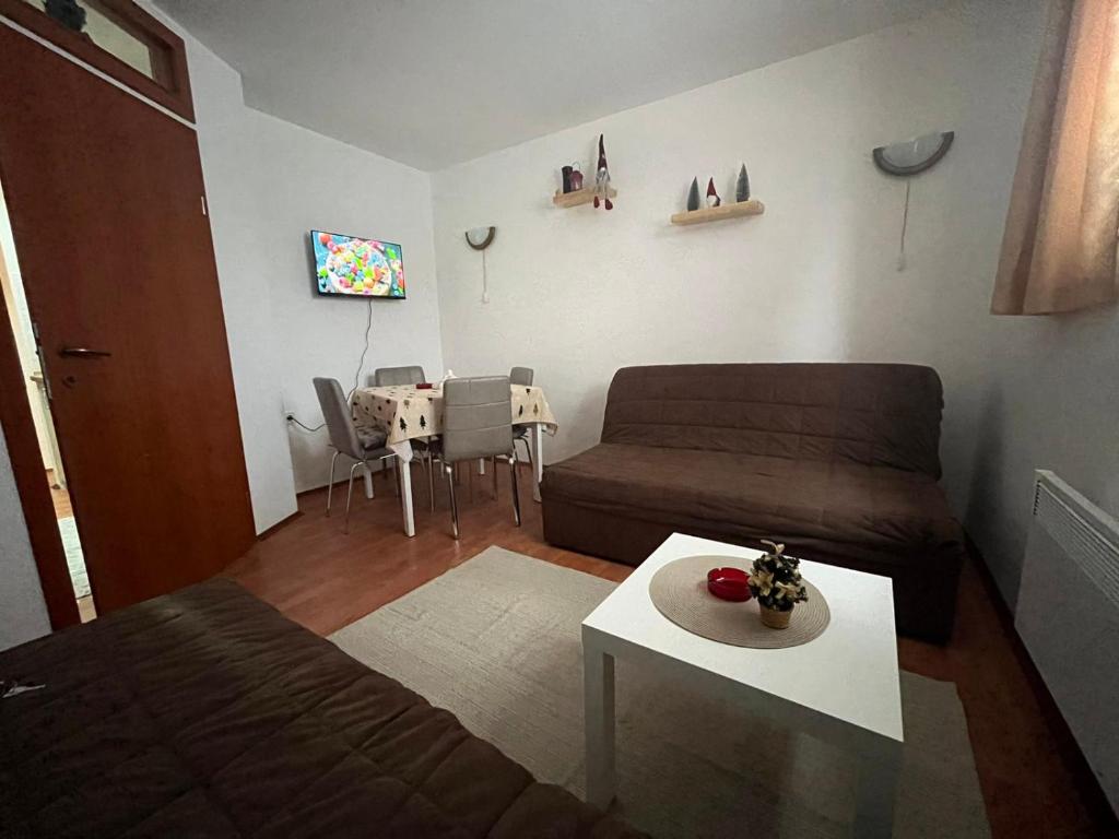 Apartman Cogan - 100m from Gondola - Brzece, Kopaonik (updated prices 2025)