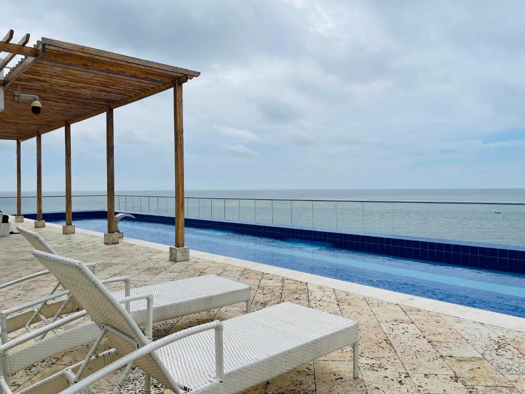 Beachfront Apartment with Stunning Infinity Pool, Cartagena de Indias ...