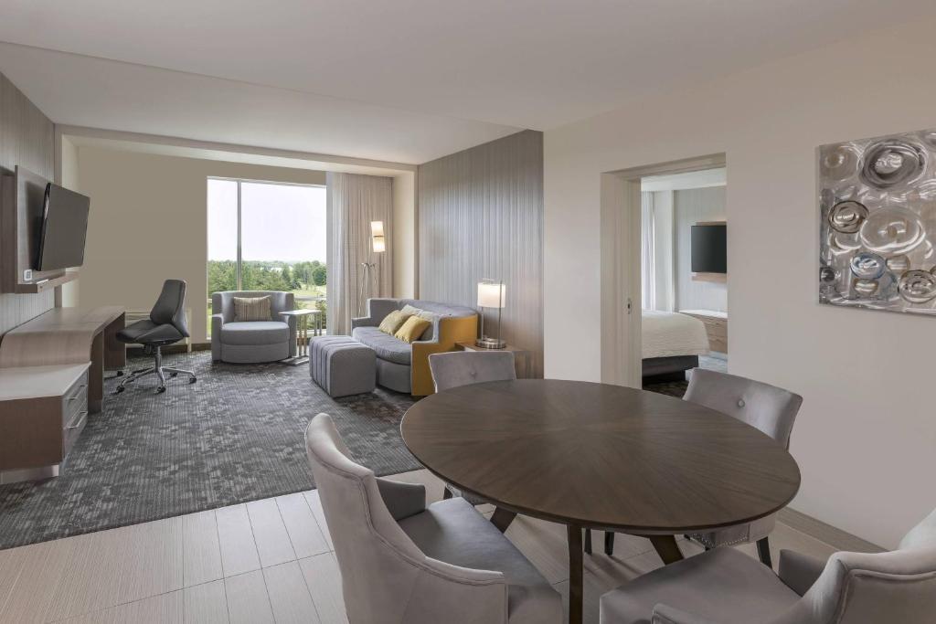 Courtyard by Marriott Burlington-Oakville, Burlington (updated prices 2025)