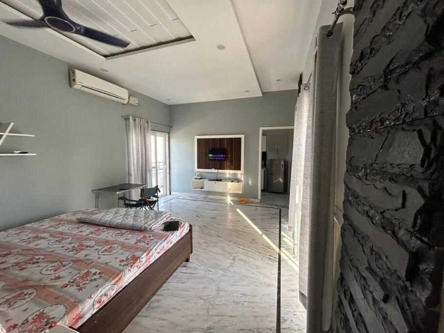 One BHK apartment for two., Panchkula (updated prices 2025)