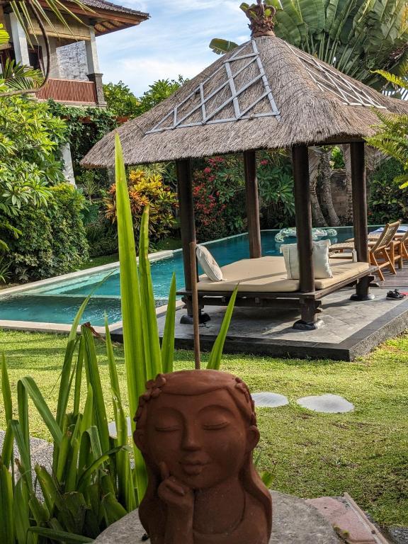 Kamayana, Peaceful & Quiet 6BR Villa with huge pool and Tropical garden ...