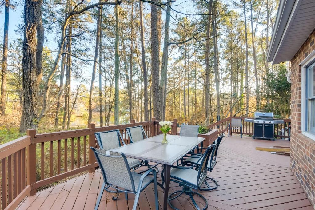 Peaceful Durham Retreat on Pond with Huge Deck!, Durham (updated prices ...