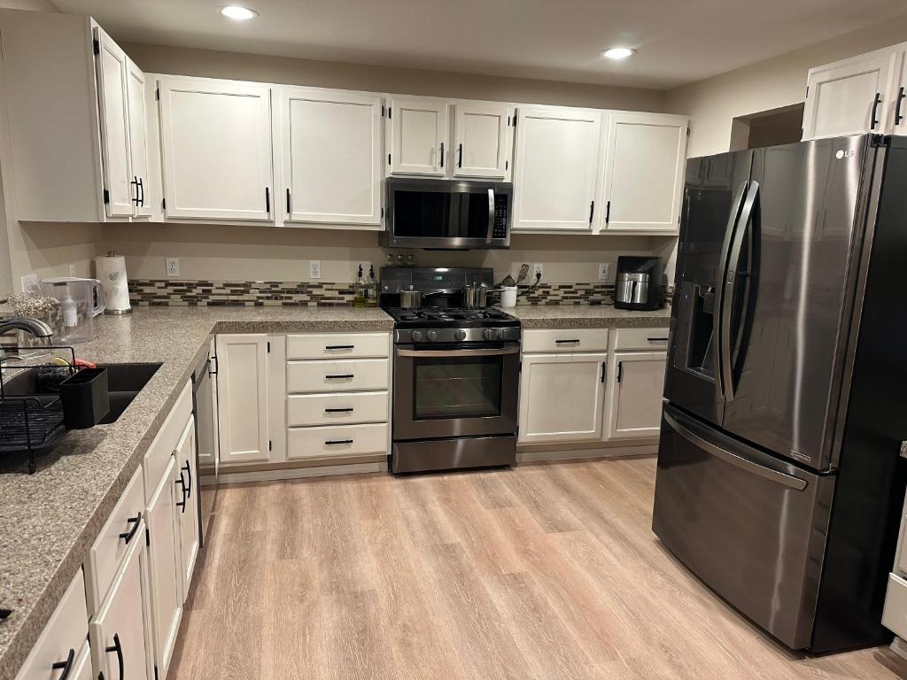 Auburn Home near Pacific Raceways, Auburn (updated prices 2025)