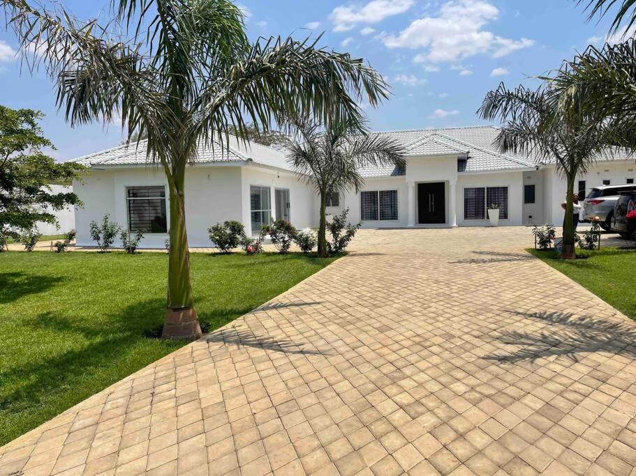 Secluded Lusaka West Pool House (ザンビア ルサカ) - Booking.com