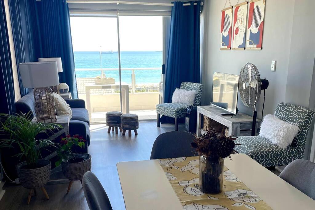 B402 Nautica, Cape Town (updated prices 2025)