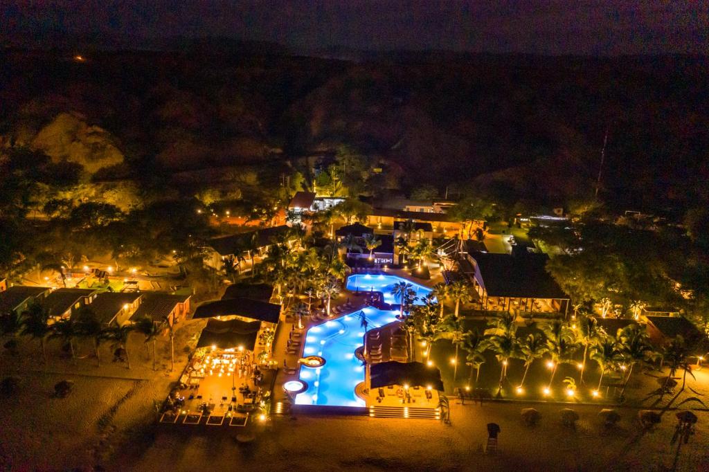 Punta Sal Suites & Bungalows Resort, Canoas de Punta Sal (precios ...