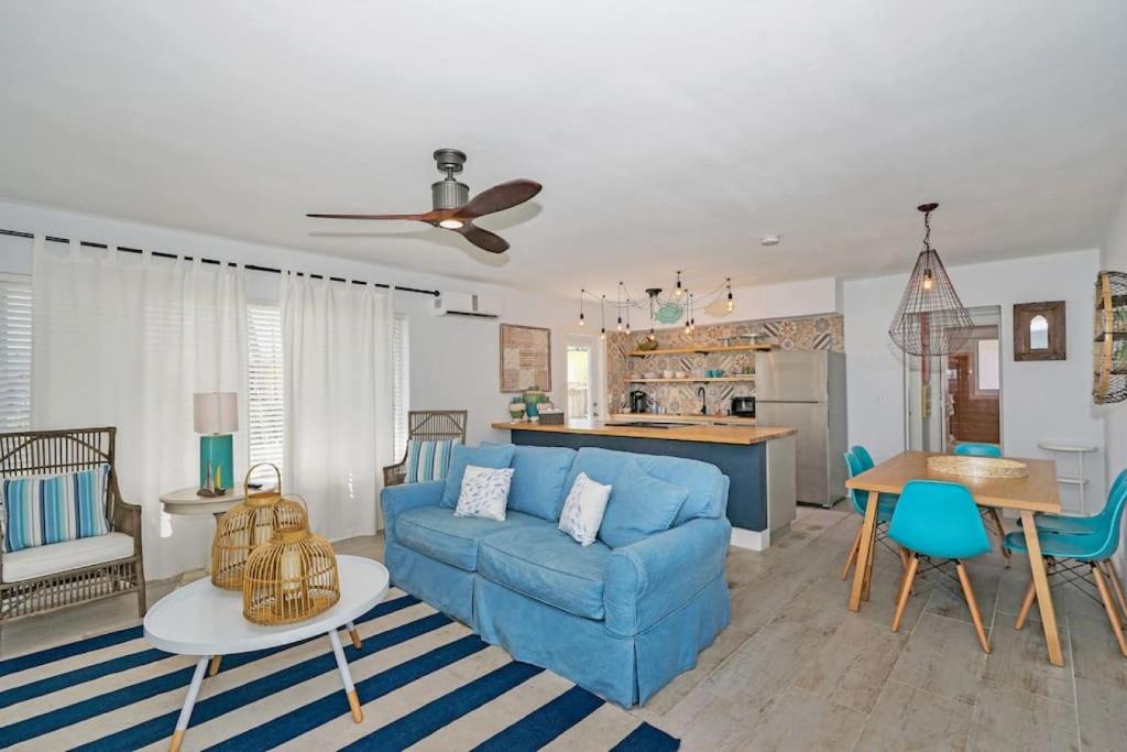 Beach Oasis with PlayStation, BBQ, Beach and Baby gear, Fort Lauderdale ...