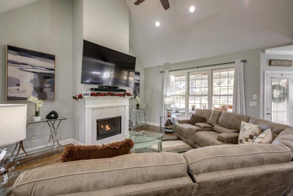 Soddy-Daisy Home with Fireplace - Pets Welcome!, Soddy-Daisy (updated ...