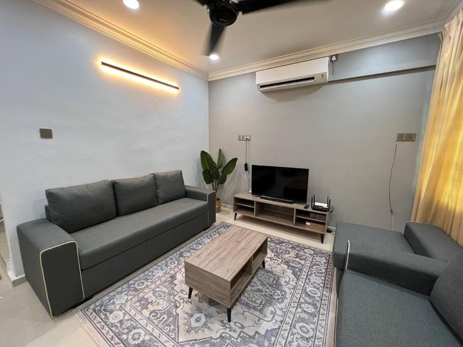 Bayu Homes(Cozy 4 BedRoom SemiD in KT City Center), Kuala Terengganu ...