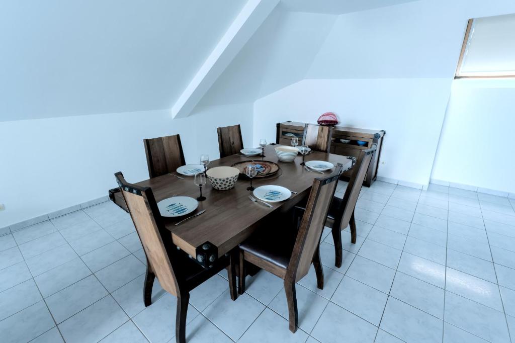 Tec Tec: Grand duplex lumineux, Saint-André (updated prices 2025)