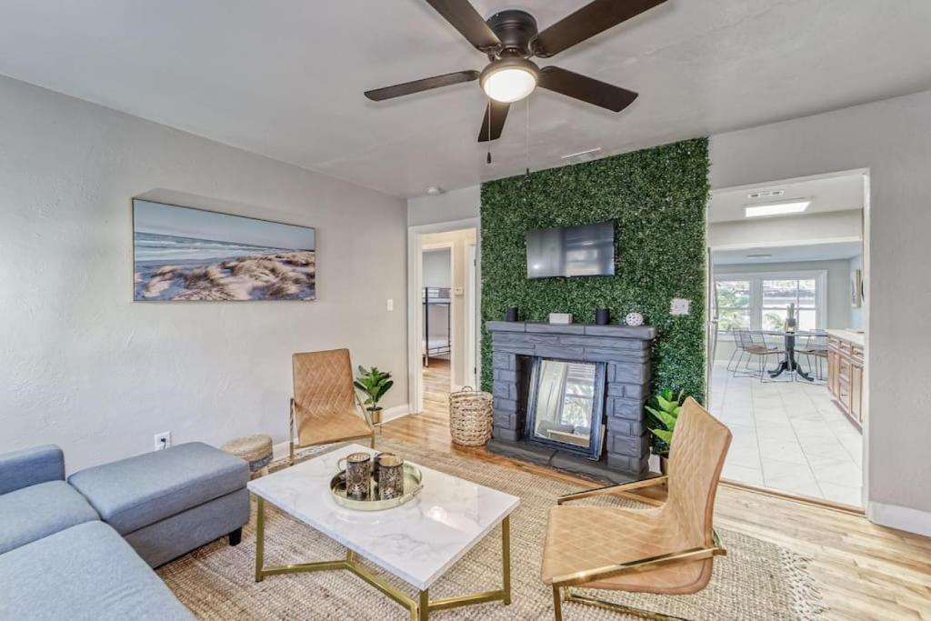 Exclusive Getaway Private Modern Pool Retreat, Tampa (aktualisierte ...