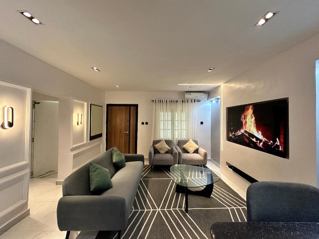 9 mins to giwa water park, open kitchen, digital shower, Aja (updated ...