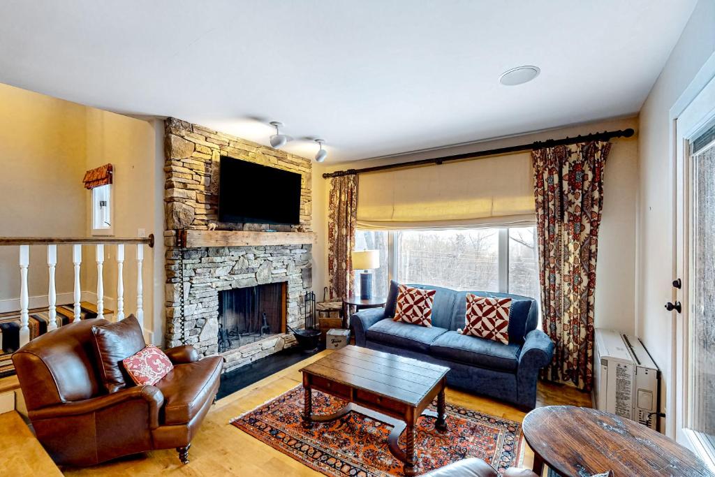 The Summit 21, Warren (updated prices 2026)