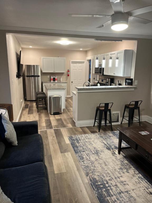 Lakeside Haven Oasis, Lower Unit, Racine (updated prices 2026)
