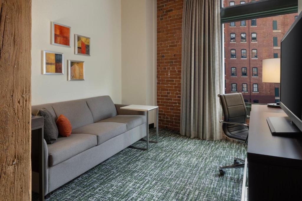 Residence Inn by Marriott Boston Downtown Seaport, Boston (updated ...