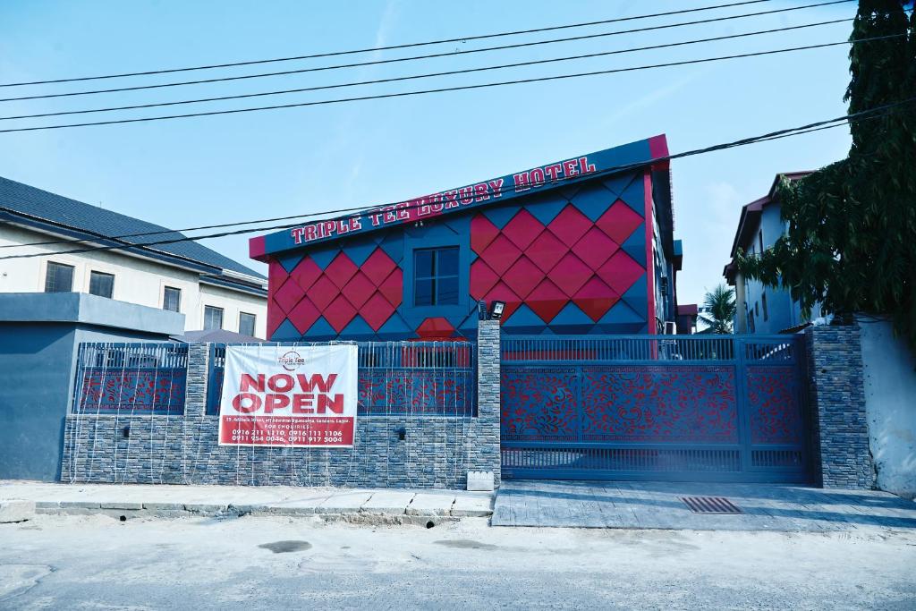 Triple Tee Luxury Hotel - Lagos
