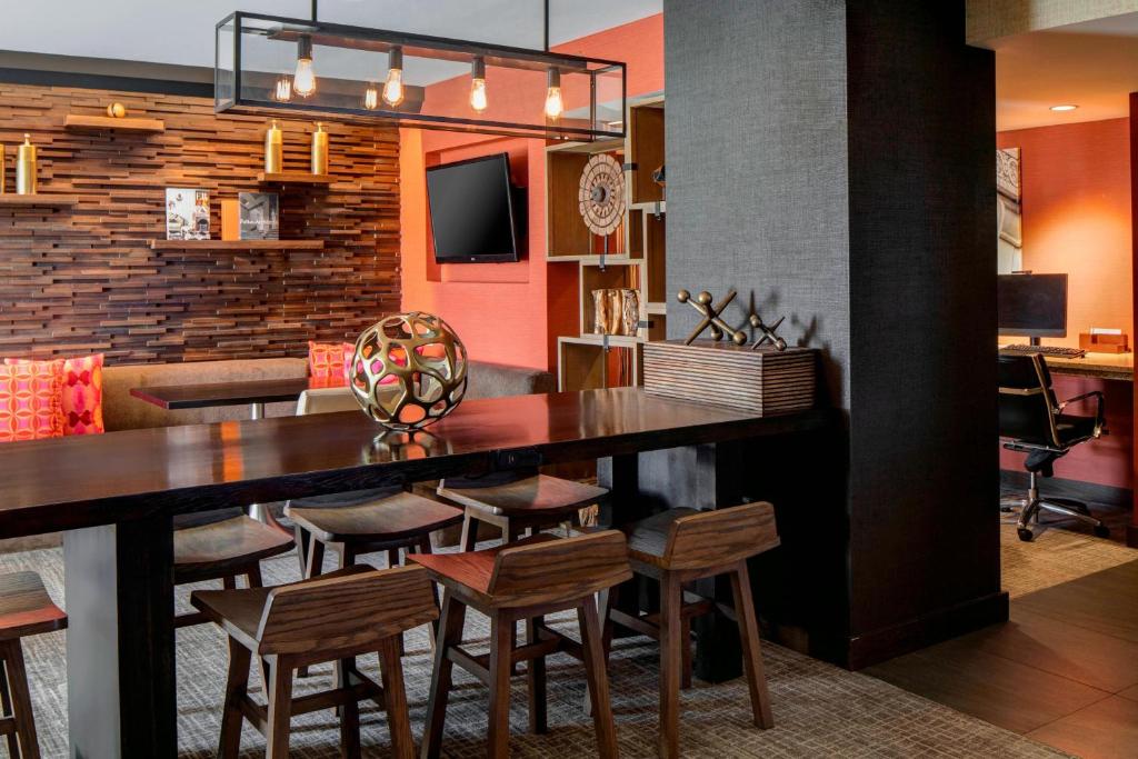 The Lincoln Marriott Cornhusker Hotel, Lincoln (updated prices 2025)