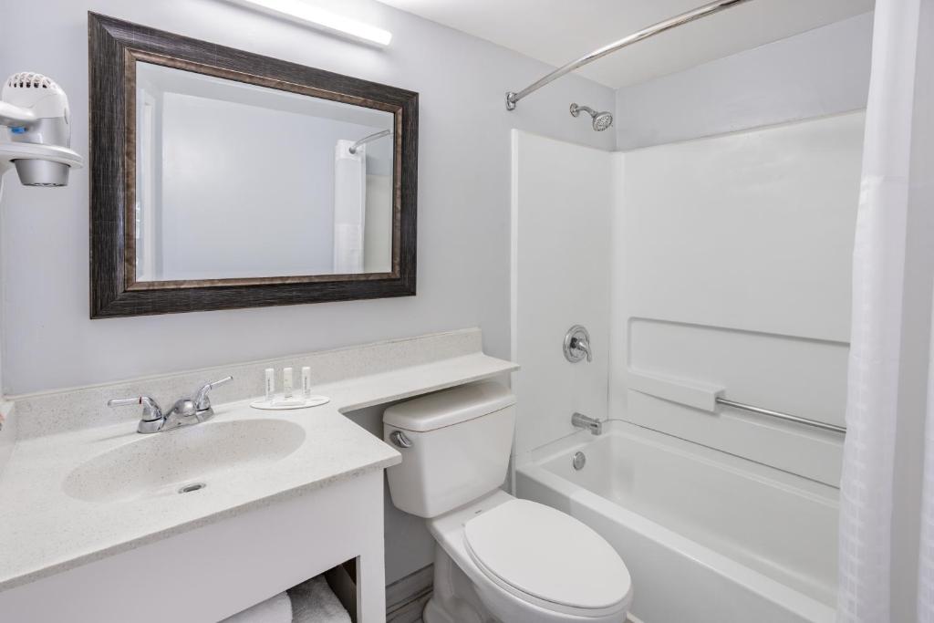 Days Inn & Suites by Wyndham Colonial, Williamsburg (updated prices 2025)