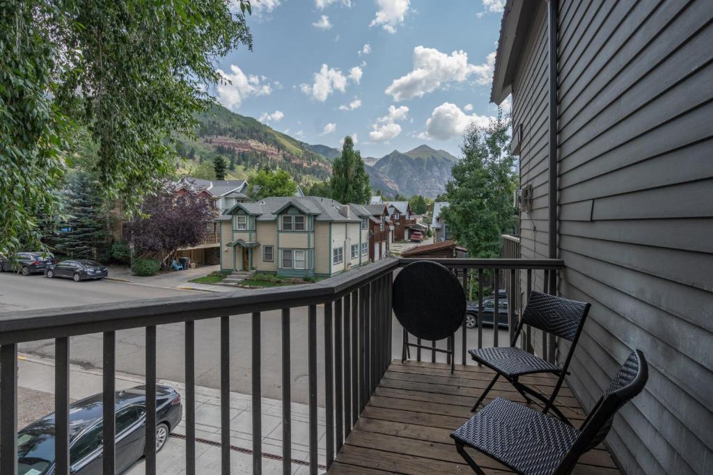 Tri-level condo, close to Coonskin Lift!, Telluride (updated prices 2025)