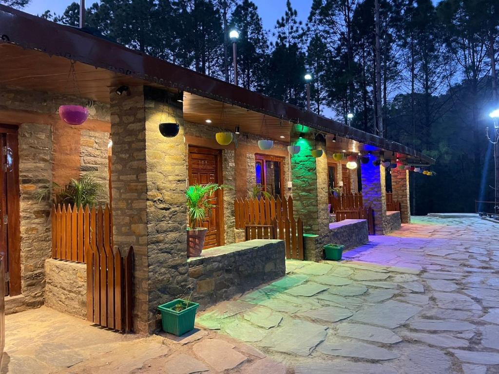Nature Villaas BASA HOMESTAY, Pauri (updated prices 2025)