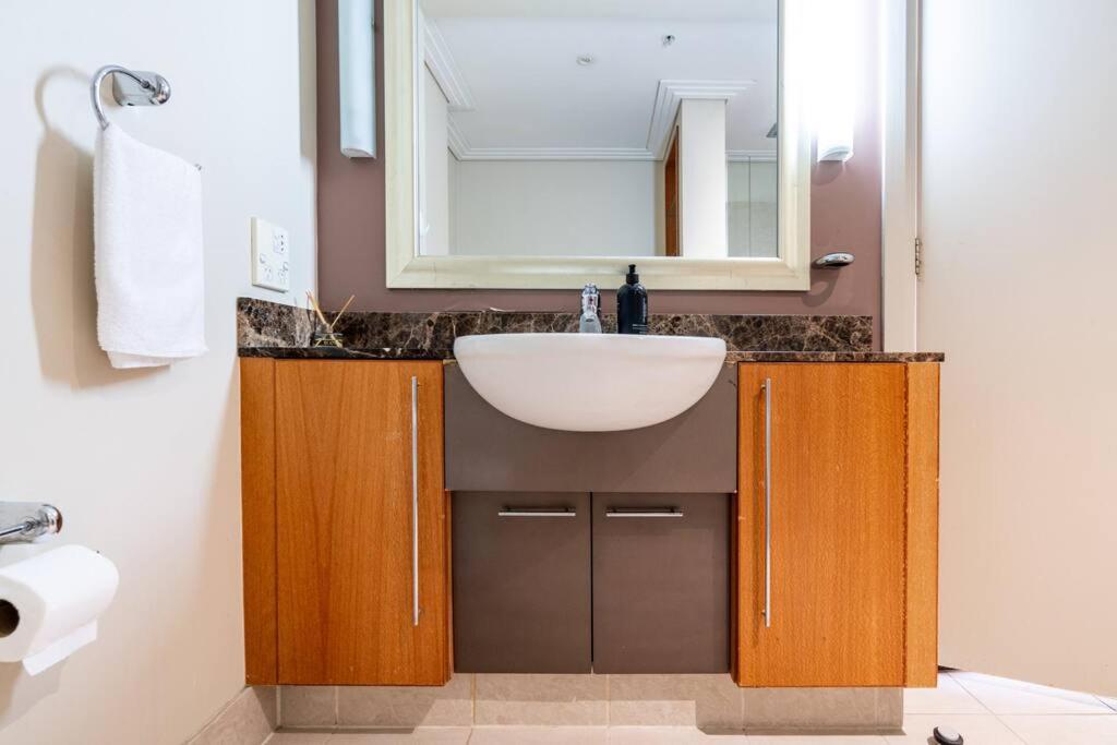 Luxury Waterfront Nest Above Viaduct Harbour, Auckland (updated prices ...