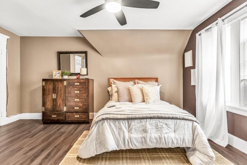 A walk to Yale Bridgeport Hospital, Bridgeport (updated prices 2025)