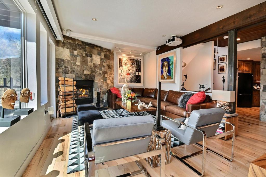 Steps from Main Street Park Citys famous Red House. Curated art ...