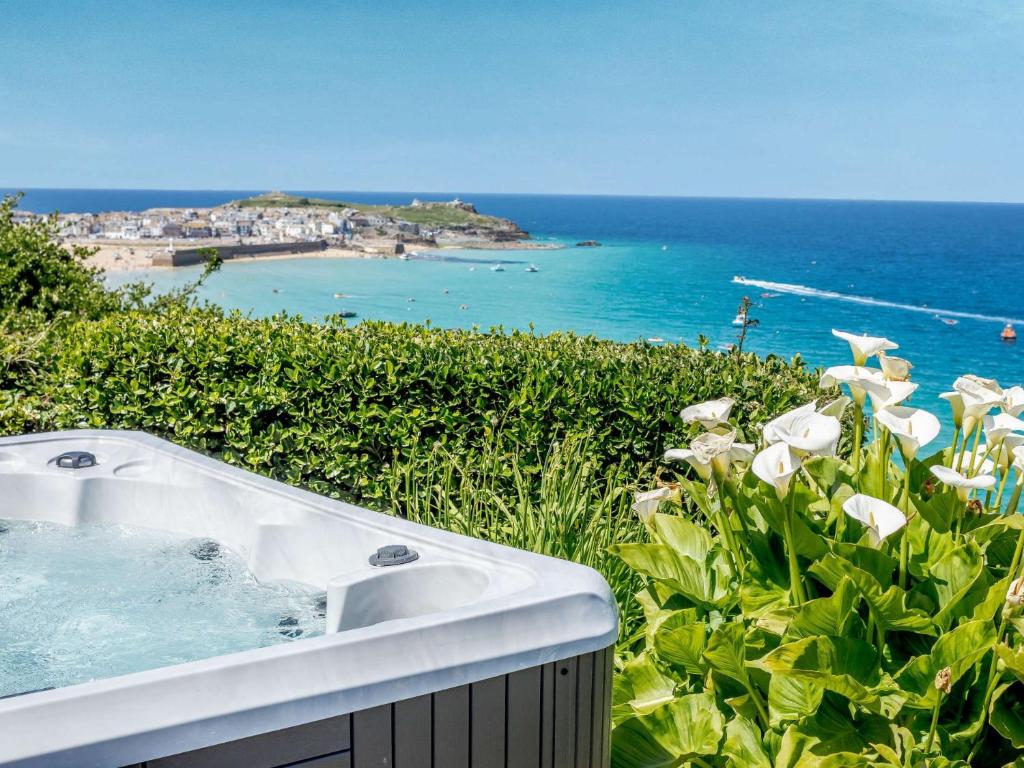 3 Bed in St Ives 86718, Carbis Bay (updated prices 2025)