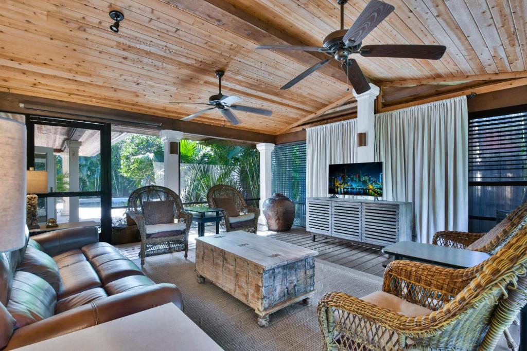 Zen Pool Home, Lighthouse Point (updated prices 2025)