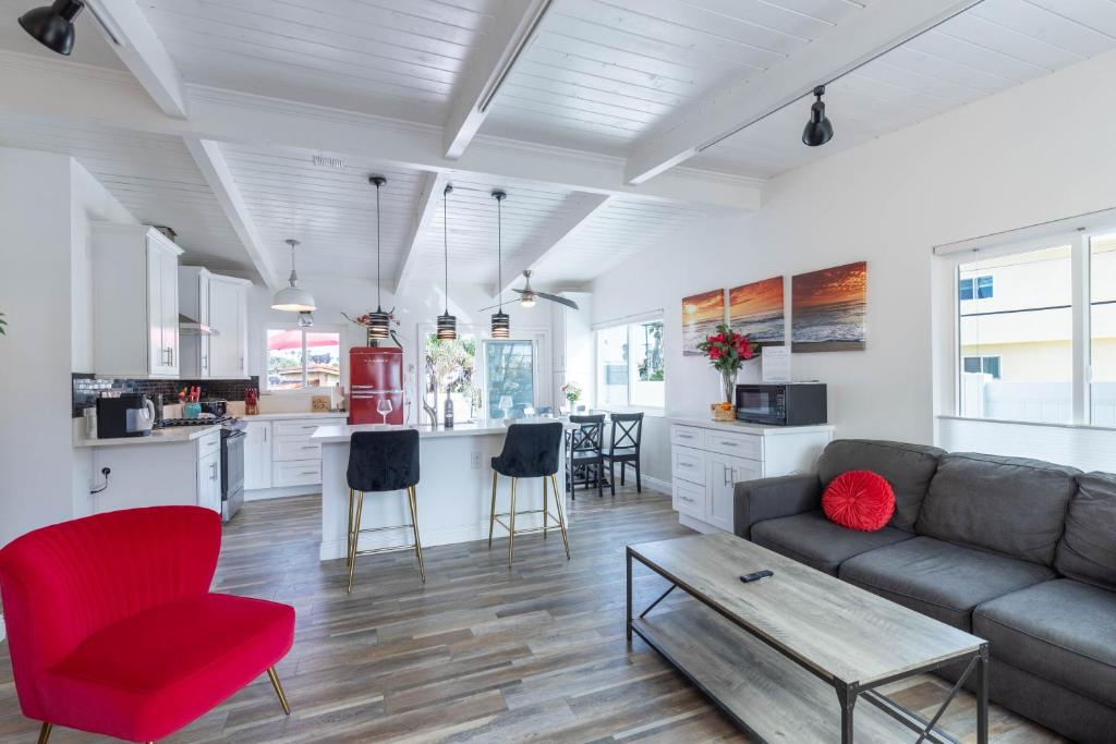 Bright Ocean View Escape Unit #1, San Clemente (updated prices 2026)