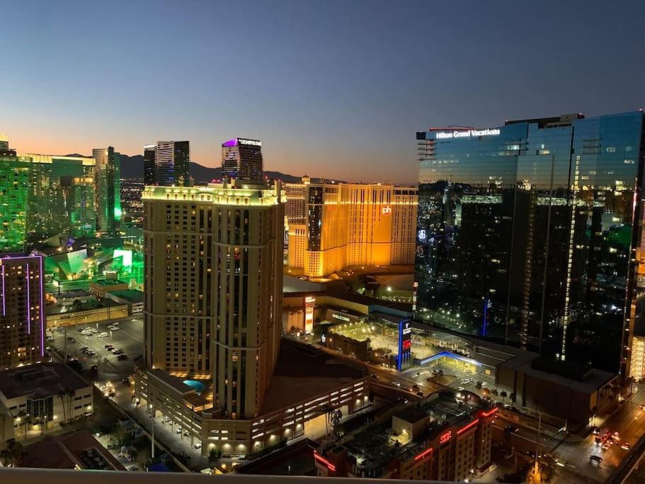 ! Awesome STRIP View Penthouse w/MGM resort access, Las Vegas (precios ...
